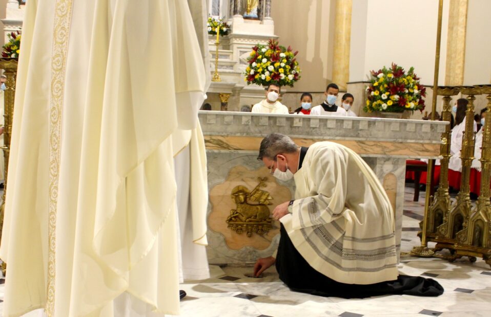 São Paulo: Relíquia de Bárbara Maix é depositada no novo altar da ...